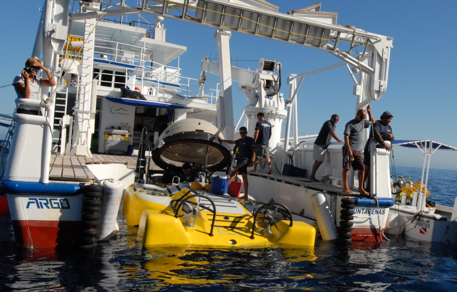 Dive Flag App Travels, Shop & Product Reviews: The DeepSee Submersible ...