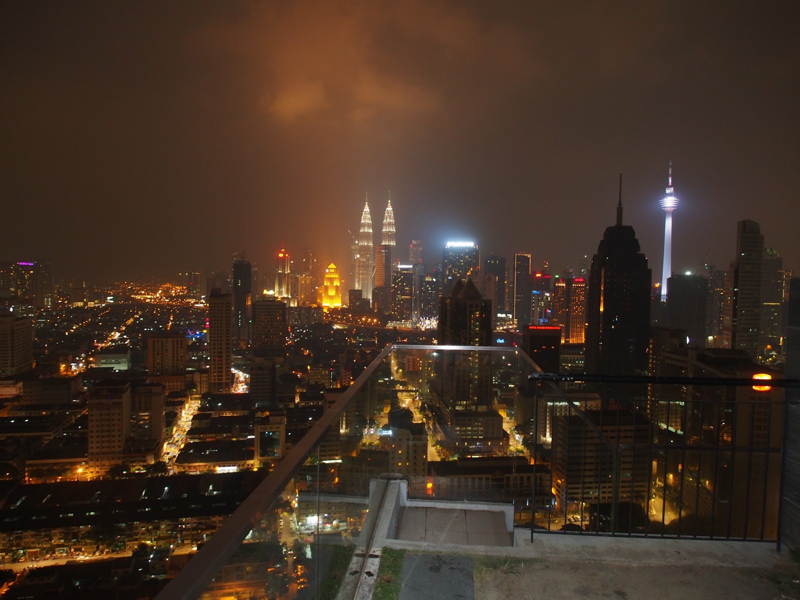 JE TunNel: Hemisphere Restaurant & Bar @ Regalia Serviced Apartment ...