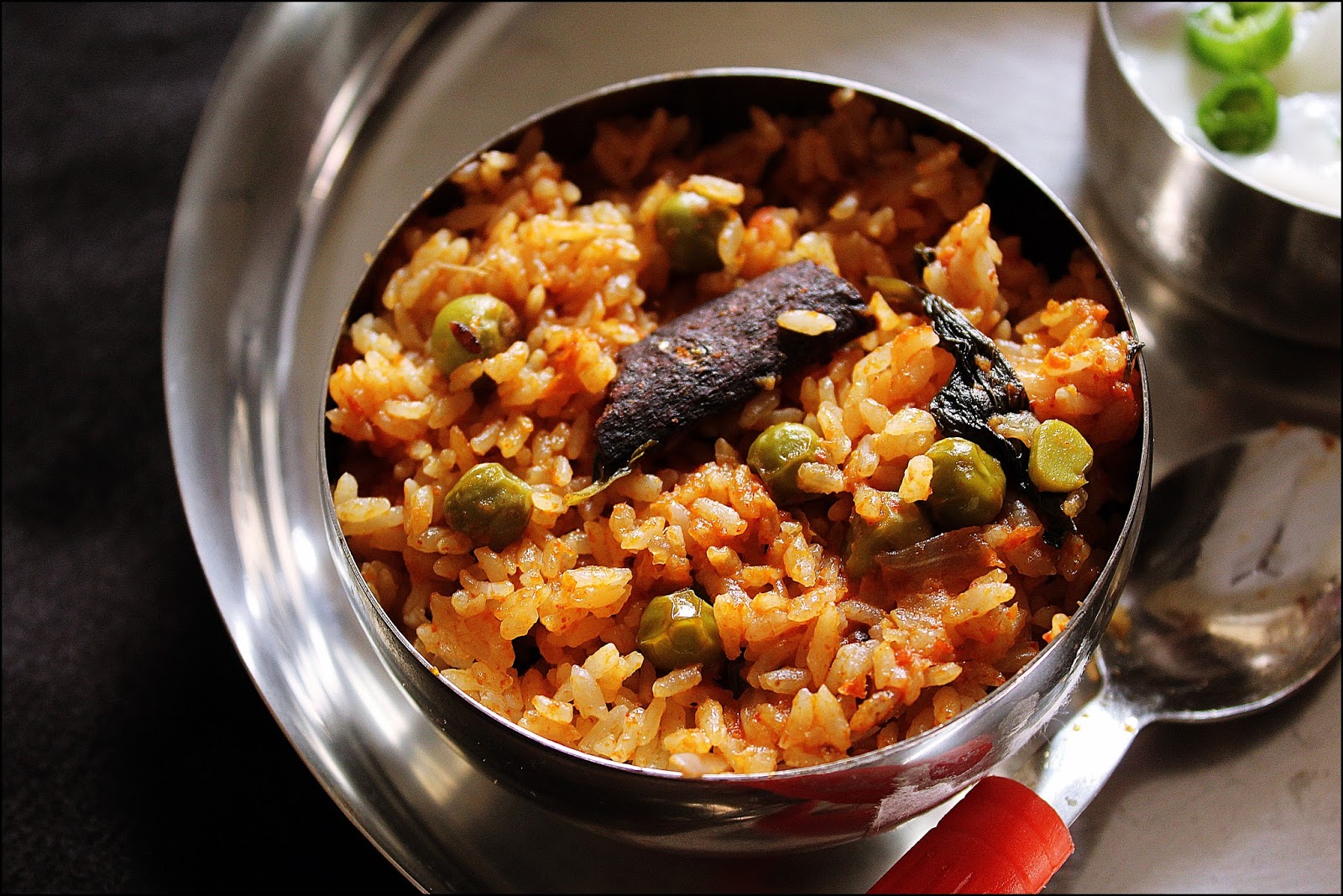 Enthaligai: TOMATO BIRYANI WITH SEERAGA SAMBA RICE
