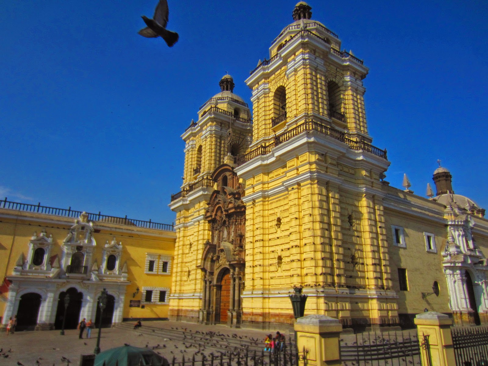 Adventures of a Wild Sunflower: Church & Monastery of St. Francis - Peru