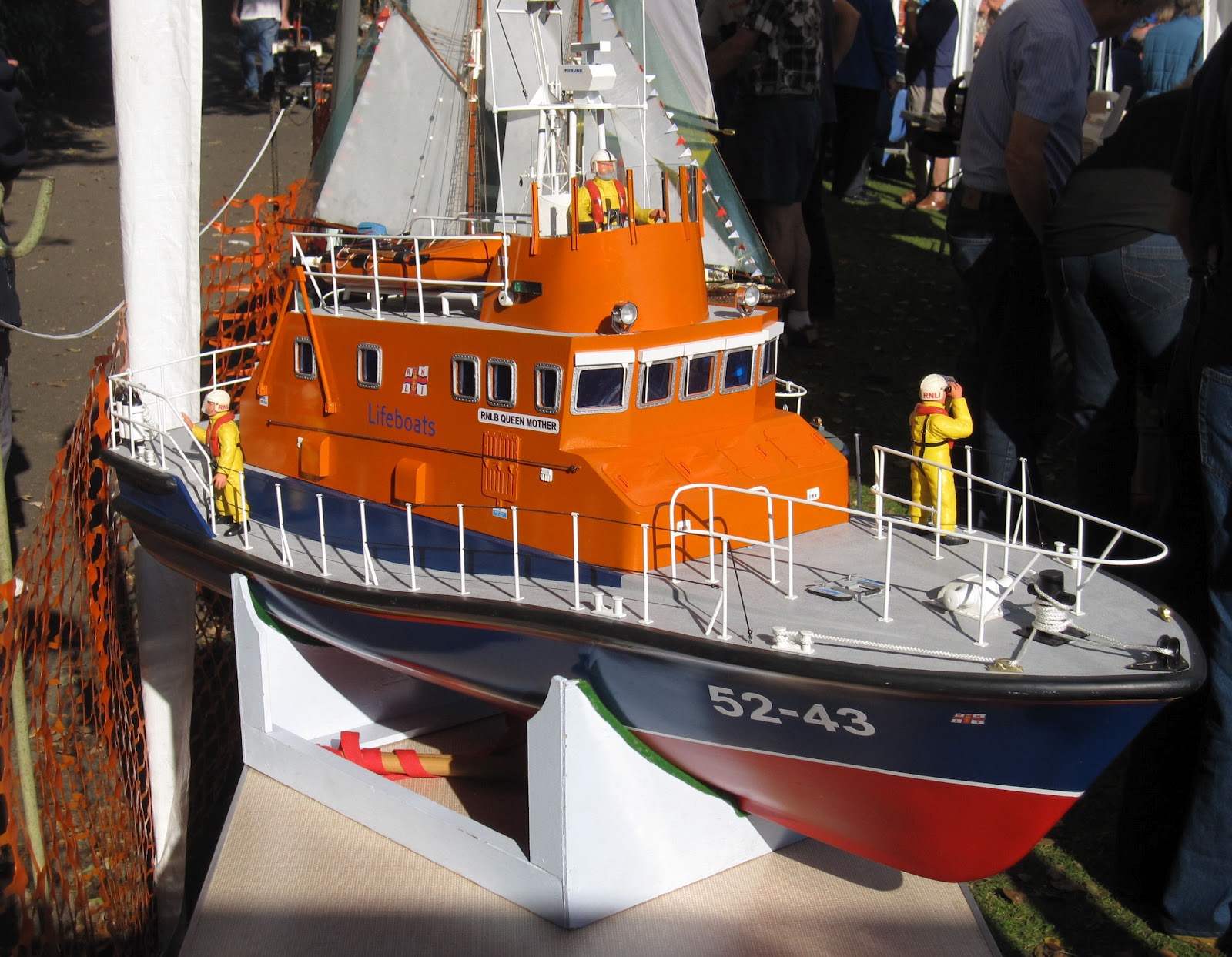 Trains and Boats and Planes: Wilton Kirklees Model Boat Show 9th Sept 2012