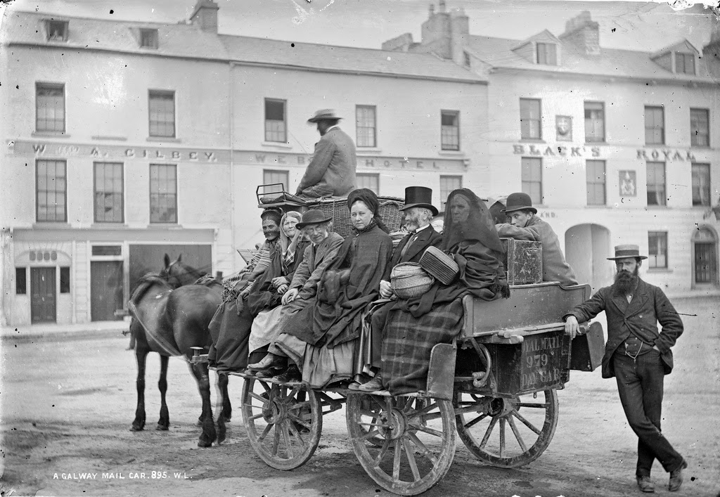 20 Amazing Vintage Photographs That Capture Daily Life in Ireland From ...