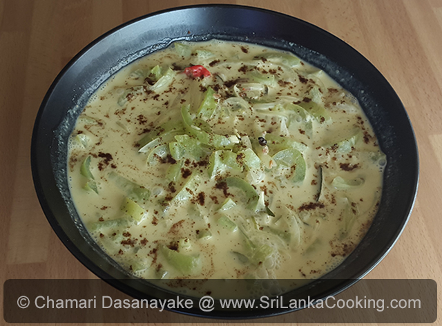 Pathola Kiri Hodi - Snake Gourd White Curry