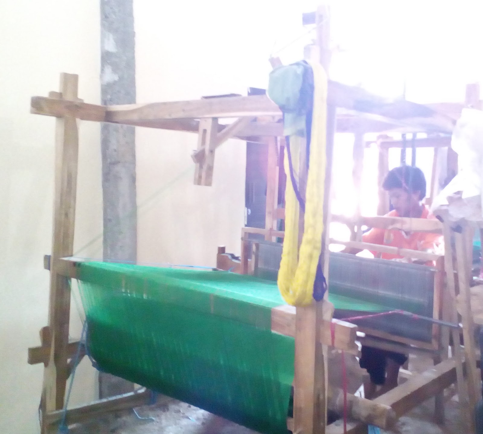 Proses Pembuatan Tenun Ikat ~ tenun ikat kediri