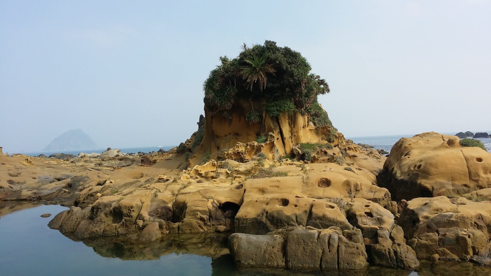 Happy Pill: Day Trip to Heping Island, Keelung