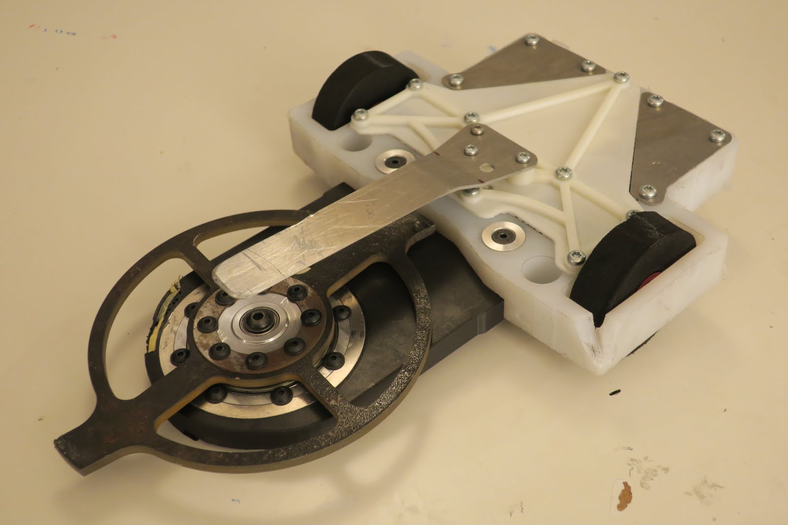 aaronbot3000: Dinner Time: Modular Beetleweight Combat Robot