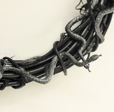 Ben Franklin Crafts and Frame Shop: Grapevine Snake Wreath