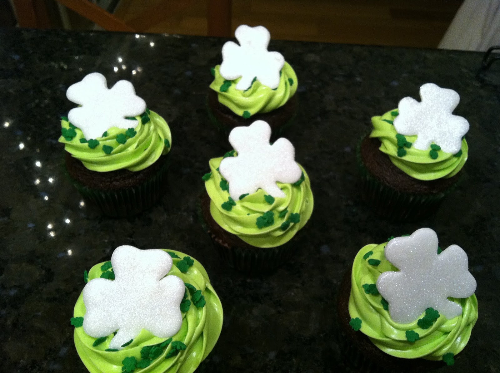 The Iced Queen: Fondant Shamrocks