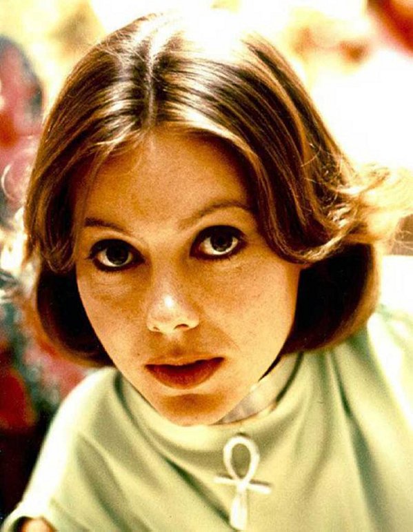 Somebody Stole My Thunder: A few pictures of Jenny Agutter
