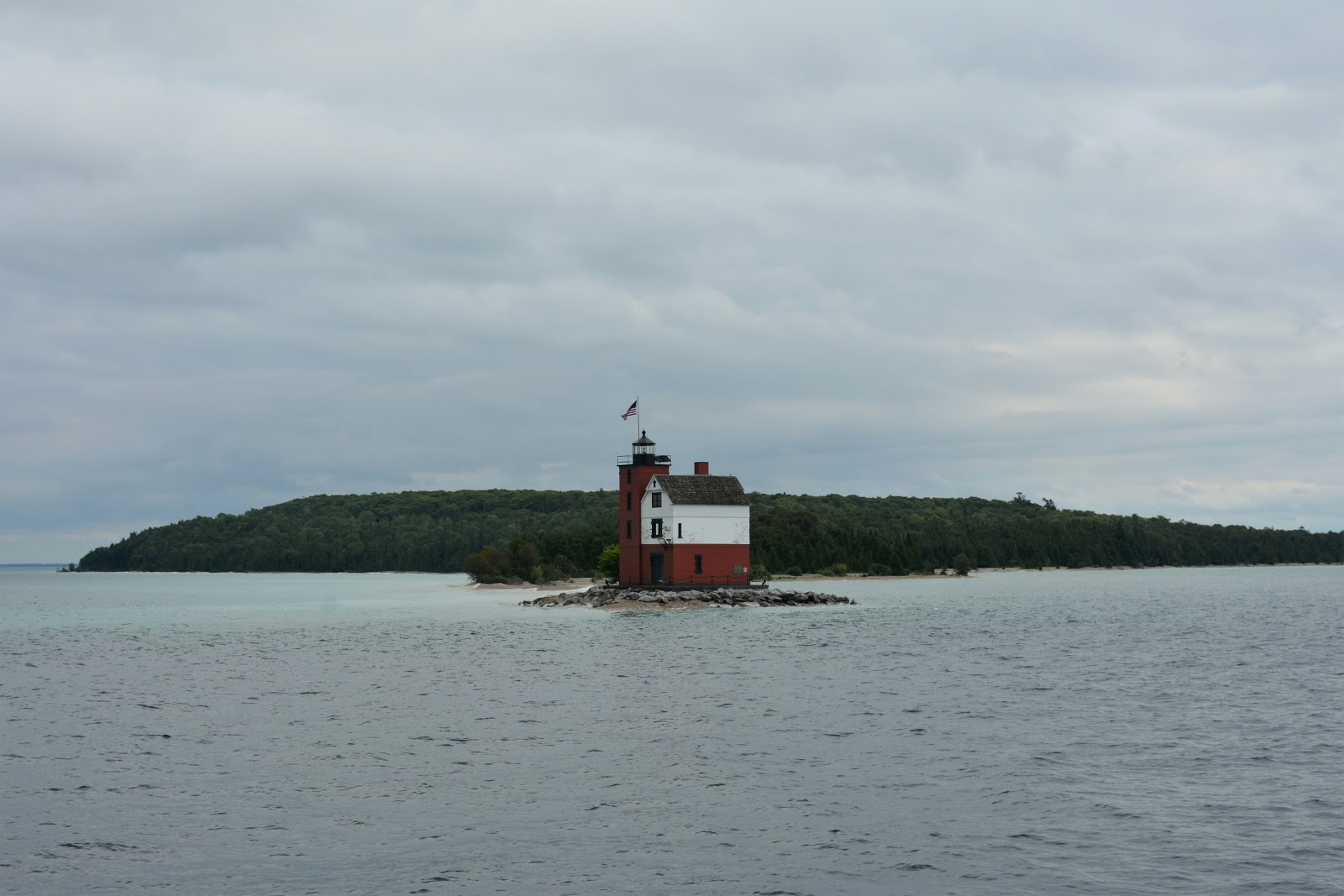 WC-LIGHTHOUSES: ROUND ISLAND LIGHTHOUSE - ROUND ISLAND, MICHIGAN