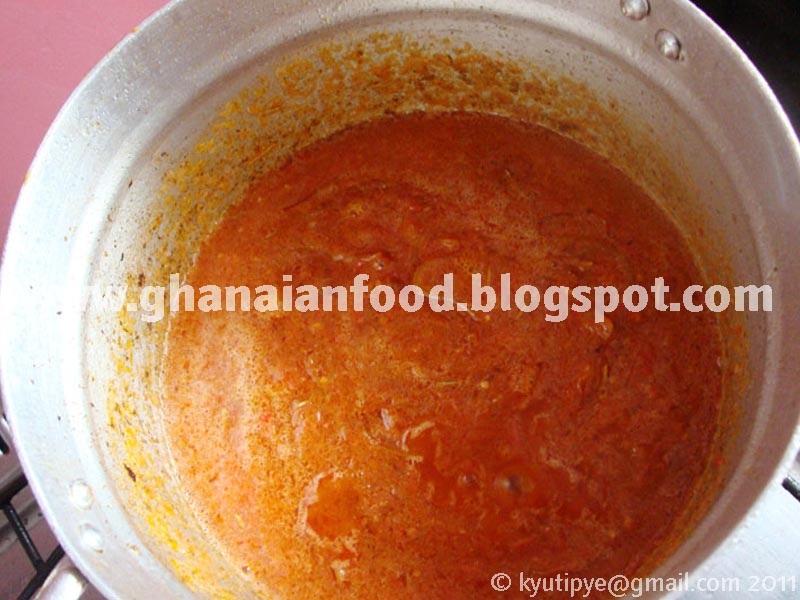 Ghanaian Food: Chicken Stew with Rice and Plantain