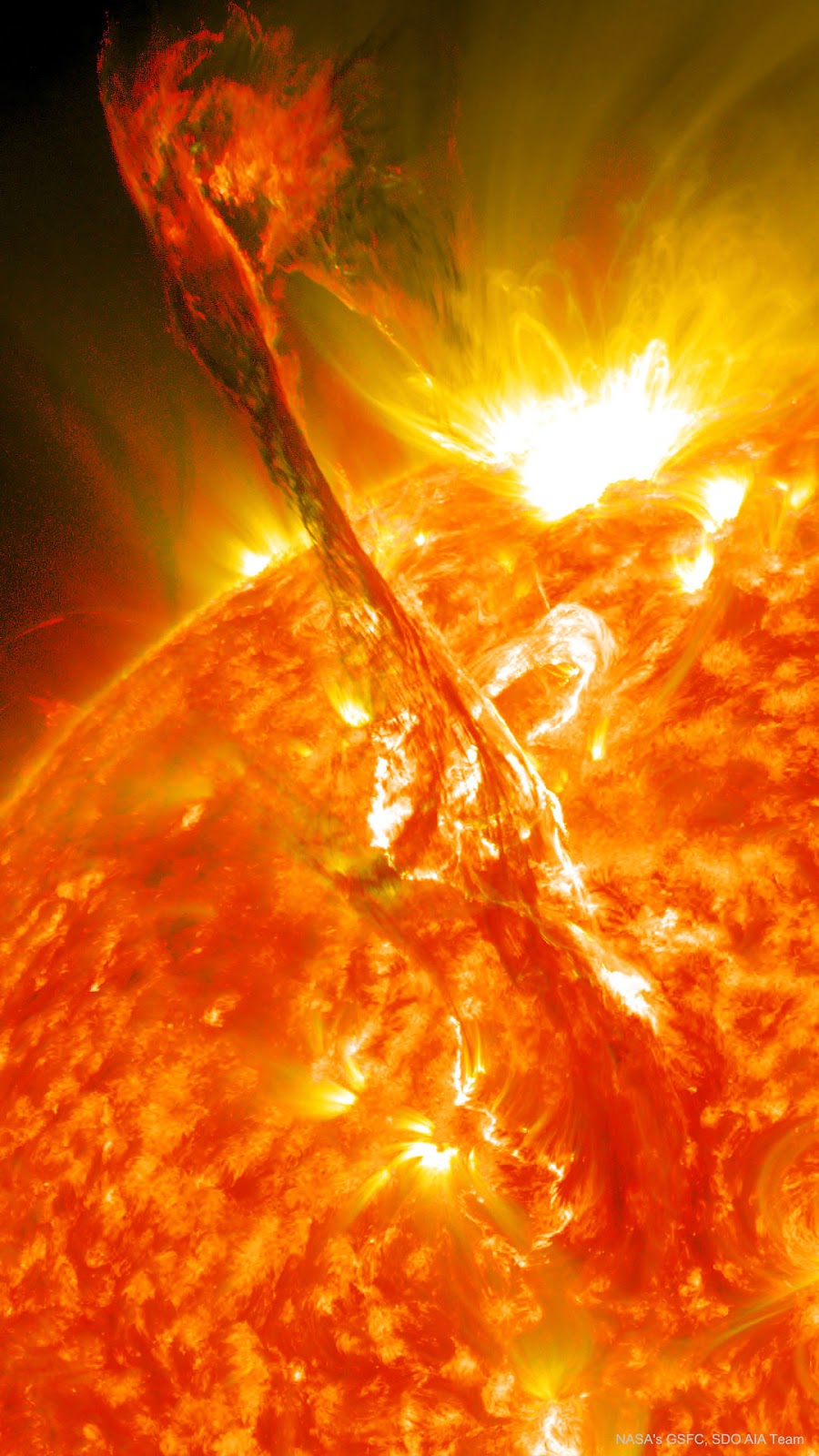 NASA PhotoNews: A Solar Filament Erupts