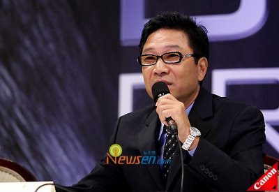 Korean Music and News: CEO SM Entertainment, Lee Soo Man, mengundurkan diri