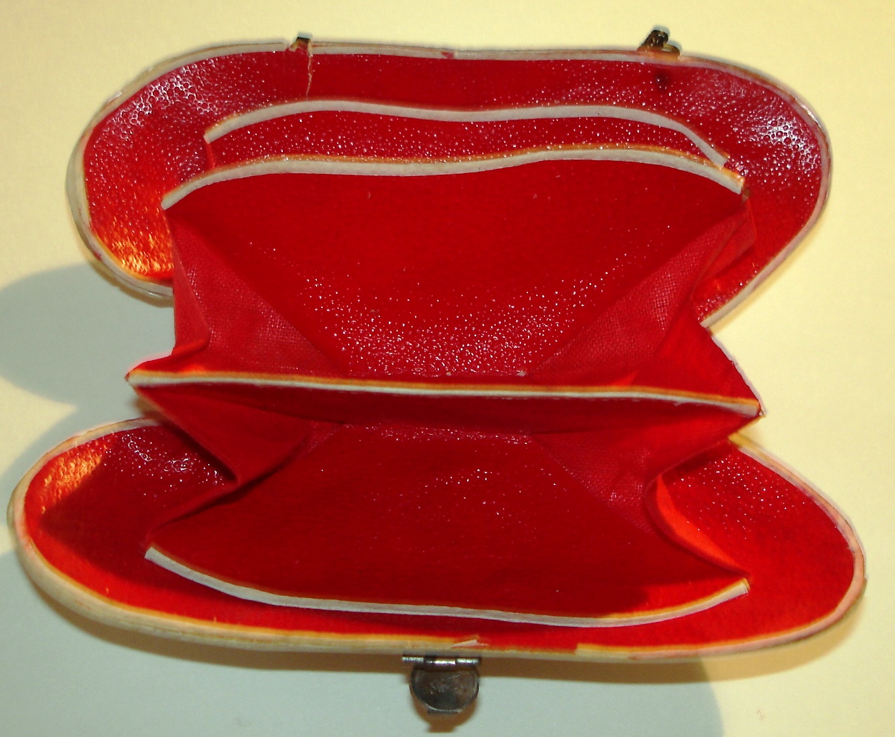 Baron Von Balsiger's Antiques: Unique Clam Shell Purse from Niagara Falls