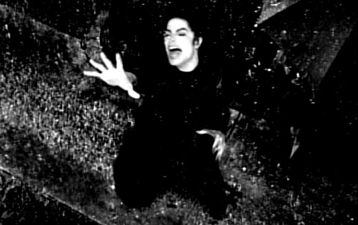 Mensagens Para Michael: Fotos do clip- STRANGER IN MOSCOW ( 33 Imagens)