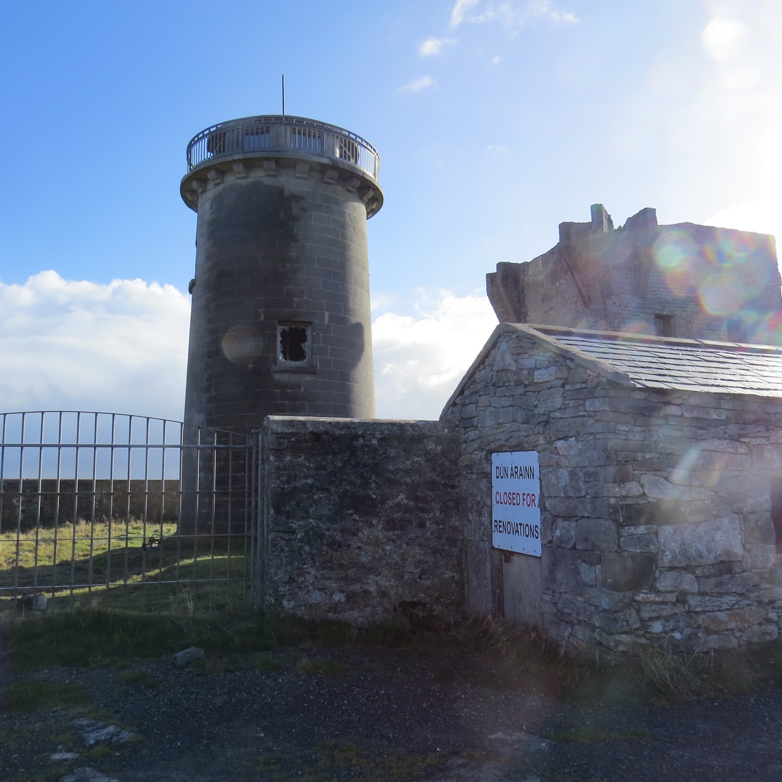 Pete's Irish Lighthouses: Inis Mor (Dun Oghil) Light