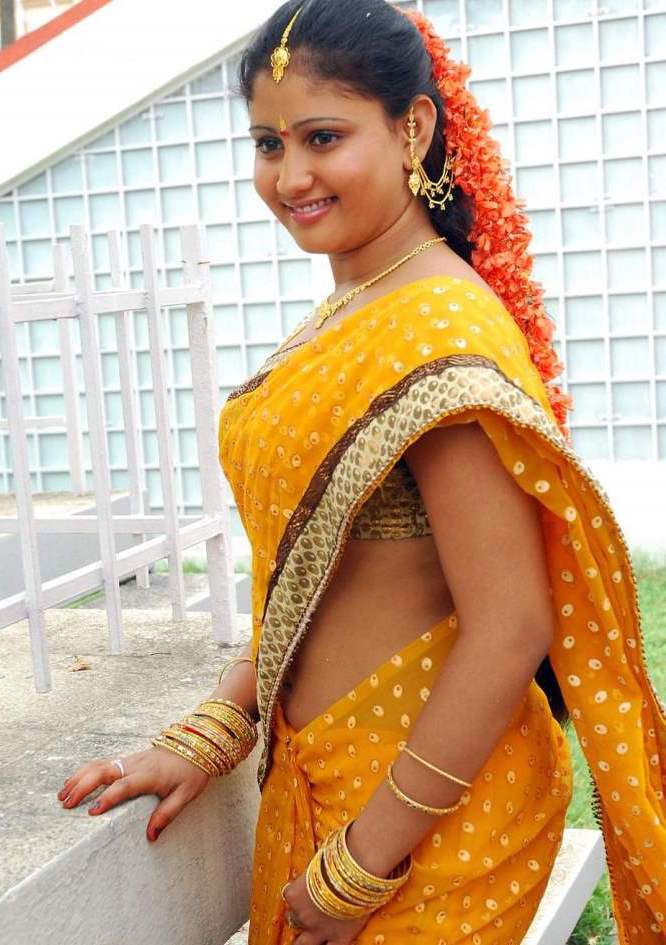 Telugu Entertainment Tamil Actress Amrutha Valli Hot Navel Images