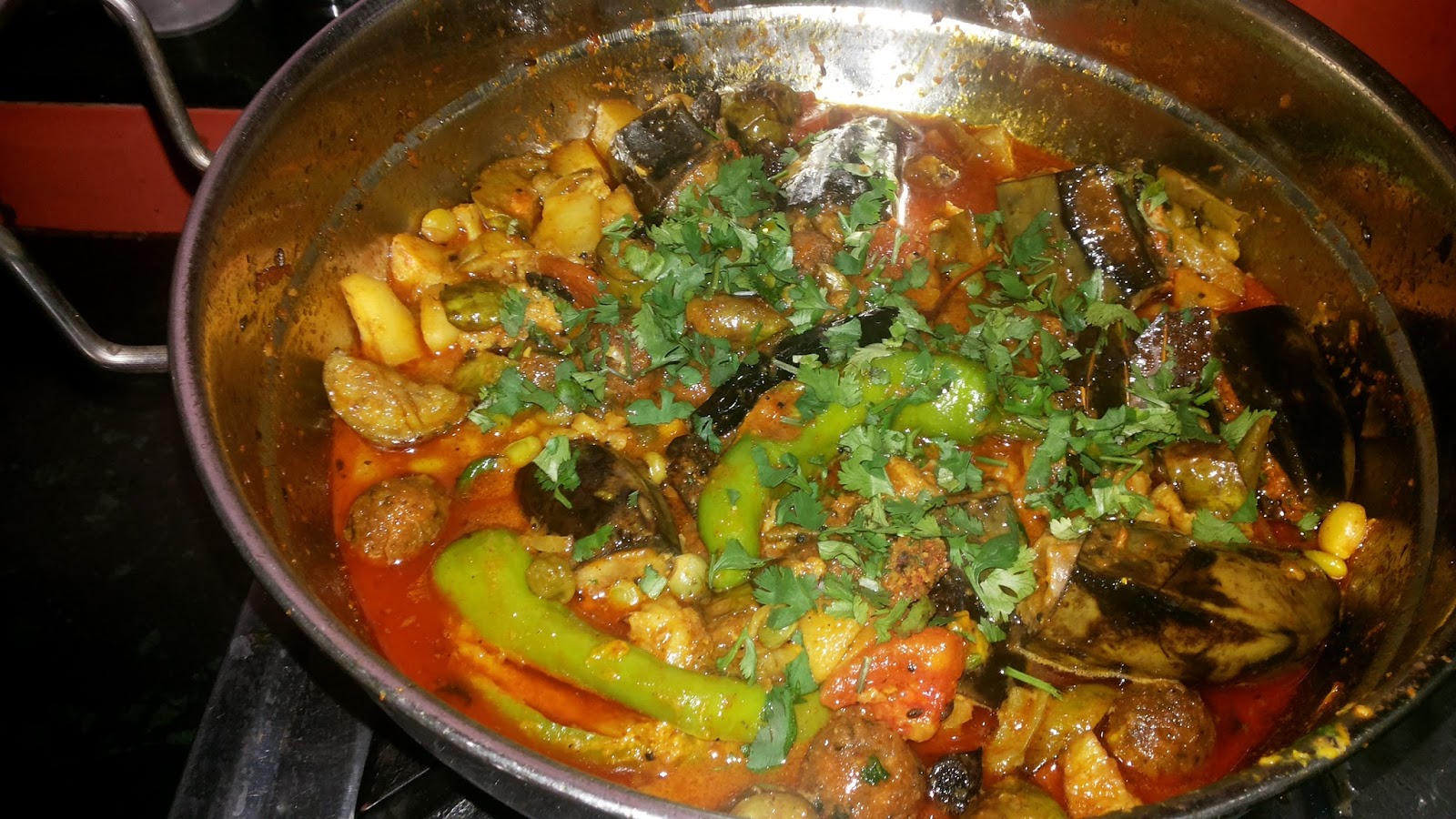 Undhiyu recipe - Uttarayan special Undhiyu - Indian Streets food / Home ...