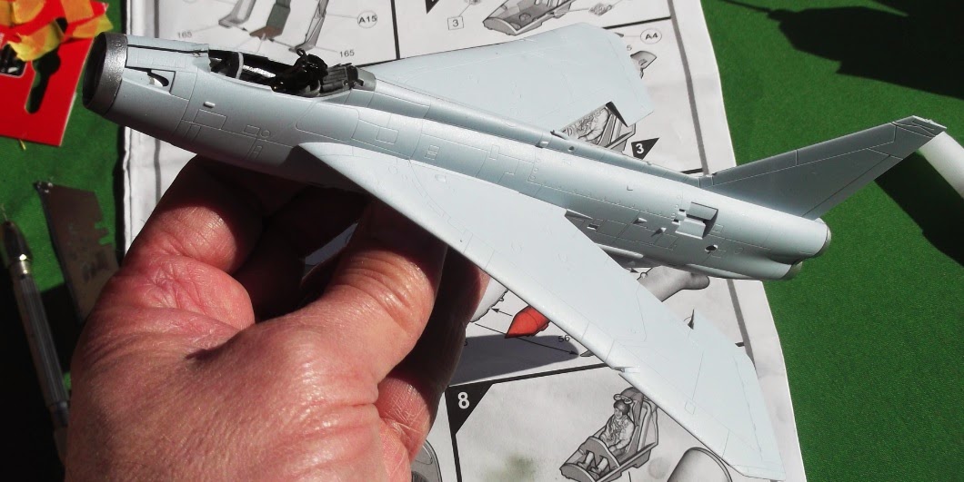 FalkeEins - a modelling blog: Airfix EE Lightning F. 2A 1:72 (build review)