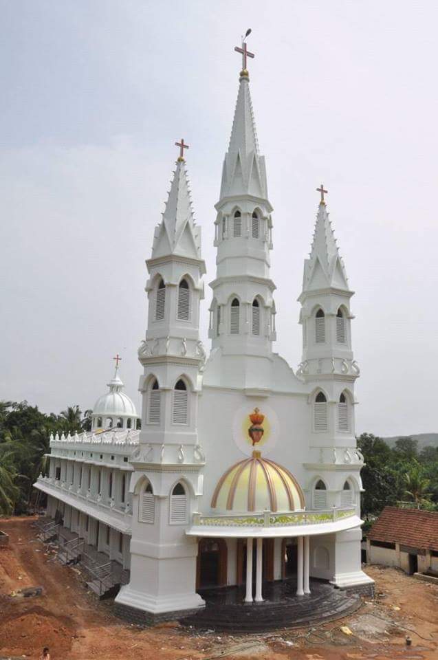 Tamilnadu Tourism: Sacred Heart Church, Kadayal, Kanyakumari