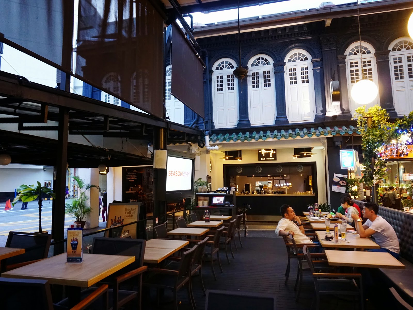 PinkyPiggu: Harry's Bar @ Cuppage Terrace ~ Festive Celebration Meal ...