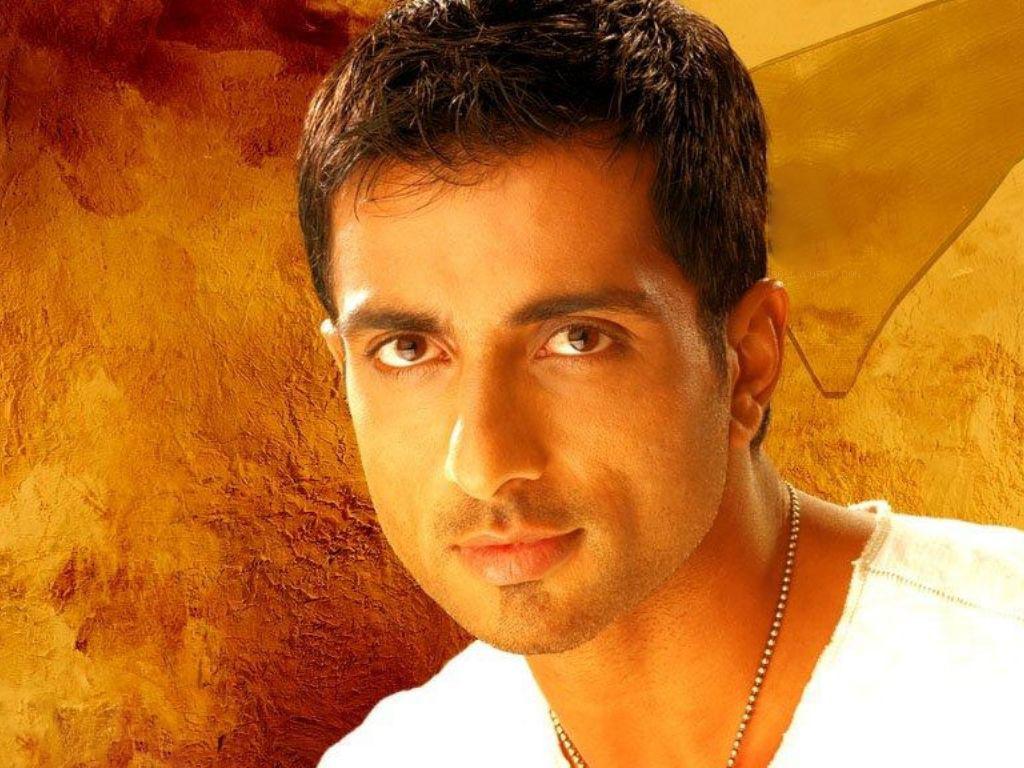 Sonu Sood Former Model And Bollywood Indian Actor | Ravigadu.Com ...