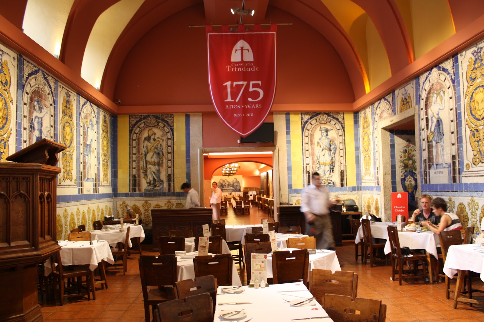 PORTUGAL UMA VIAGEM FOTOGRÁFICA: Cidade de Lisboa - Cervejaria da Trindade