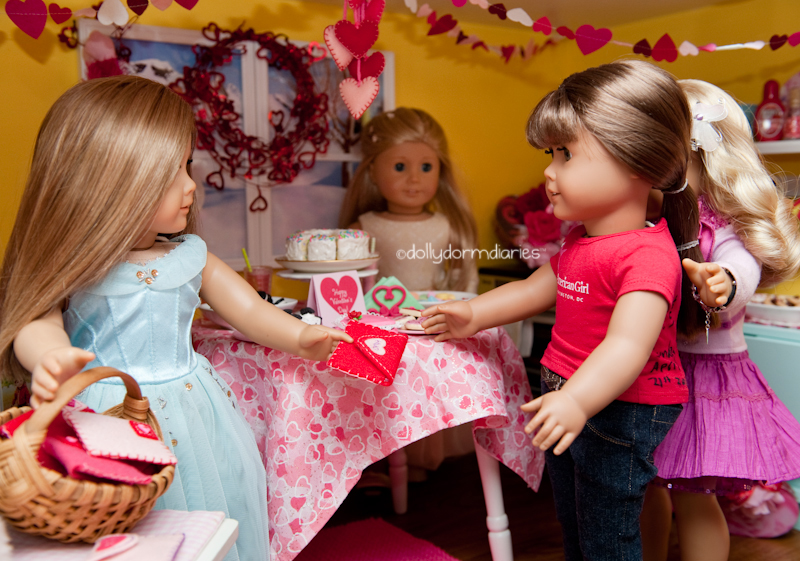 Dolly Dorm Diaries ~ American Girl Doll House Doll Diaries Blog ...