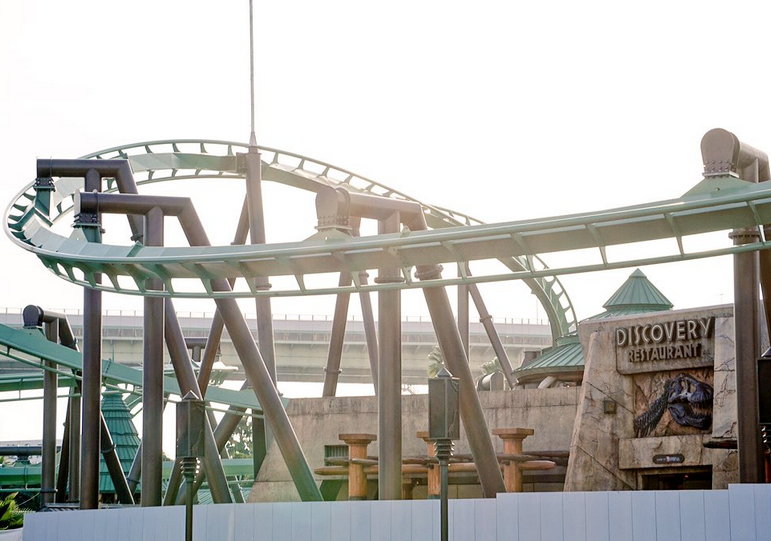 NewsPlusNotes: The Flying Dinosaur Coaster Nearly Complete at Universal ...