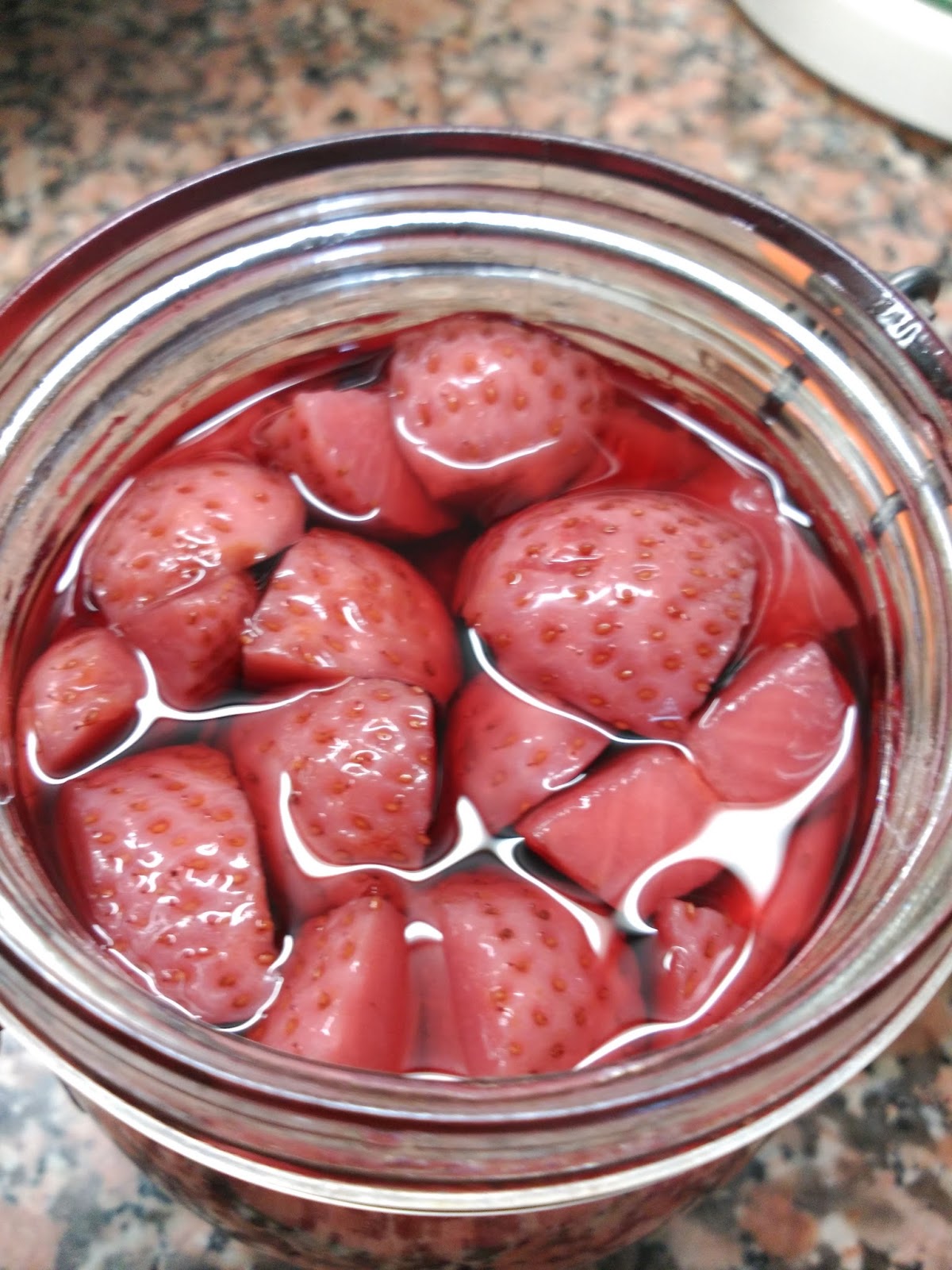 En la cocina con Sandra: Licor de fresas