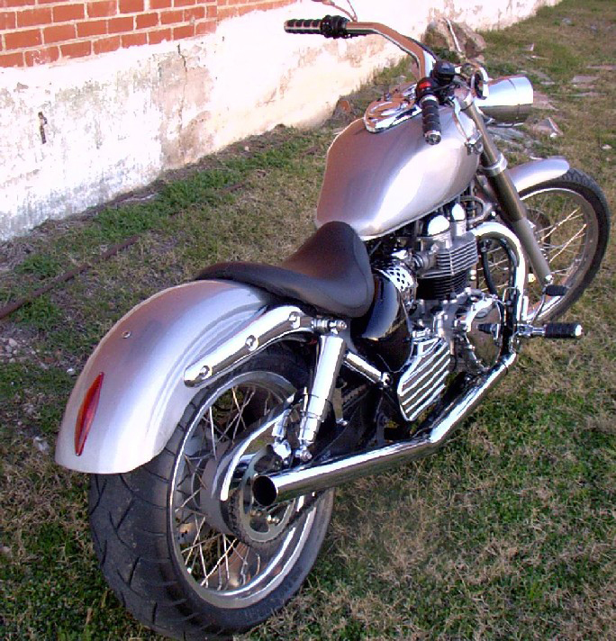 Friday Night Biker: custom Triumph America