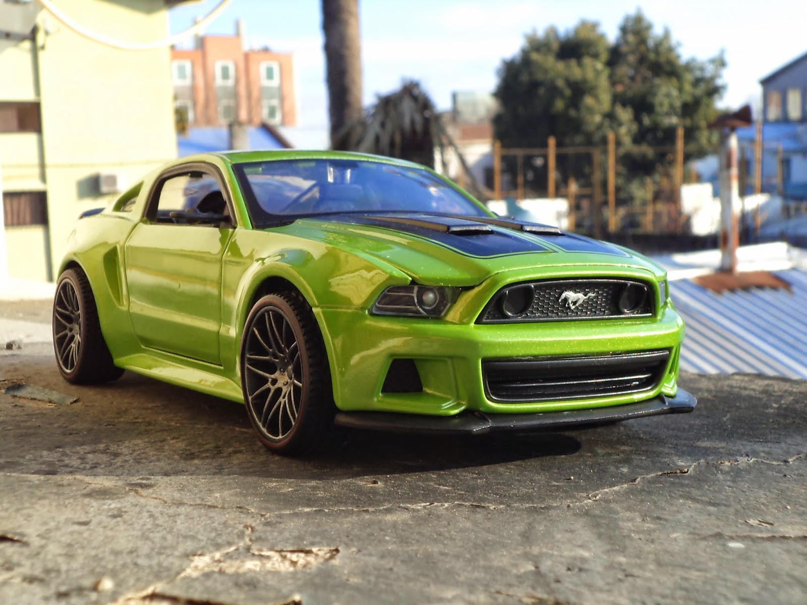 AUTOS A ESCALA: FORD MUSTANG MODIFICADO