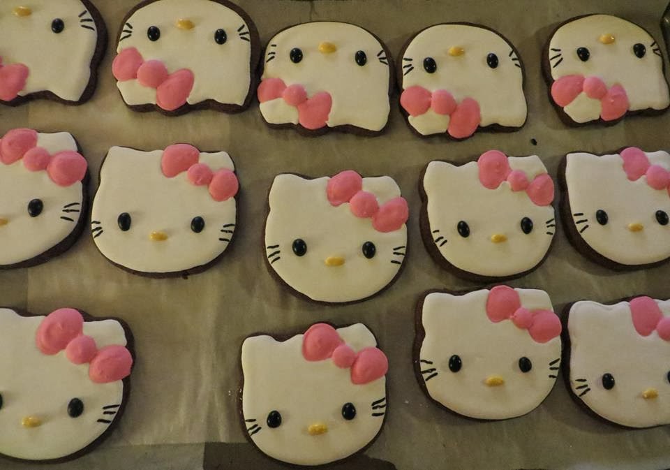 Chick 'n Biscuits: Hello Kitty Cookies (and a few more things)