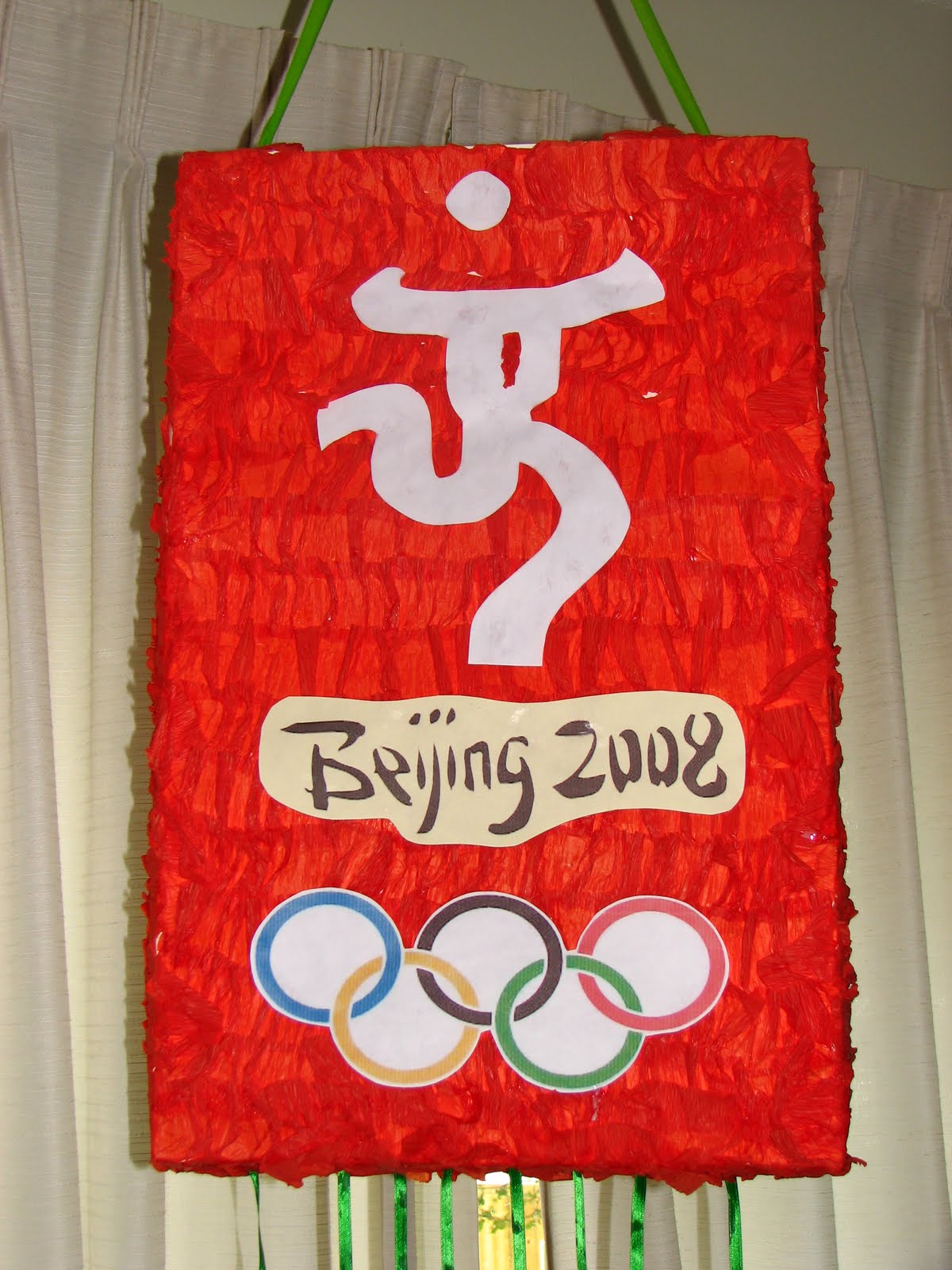 Utopia Party Decor: Pinatas