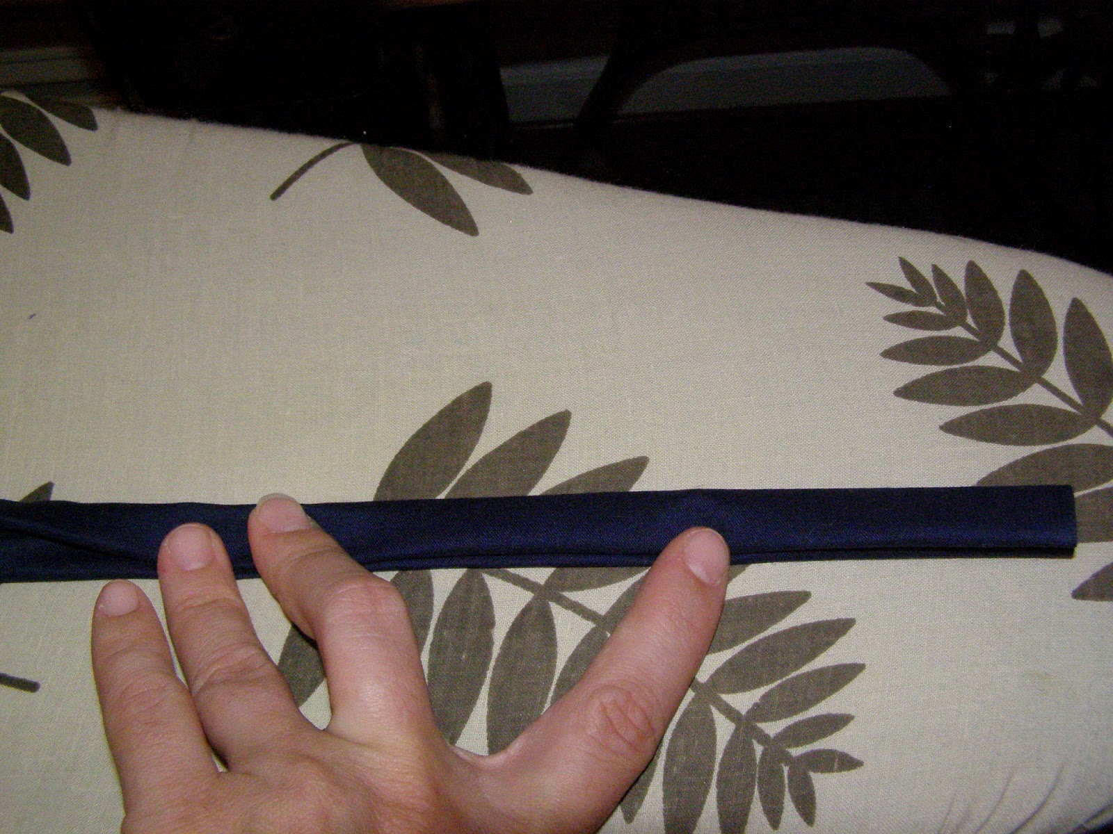 Sarcastic Quilter: Making & attaching binding... easy, easy method!