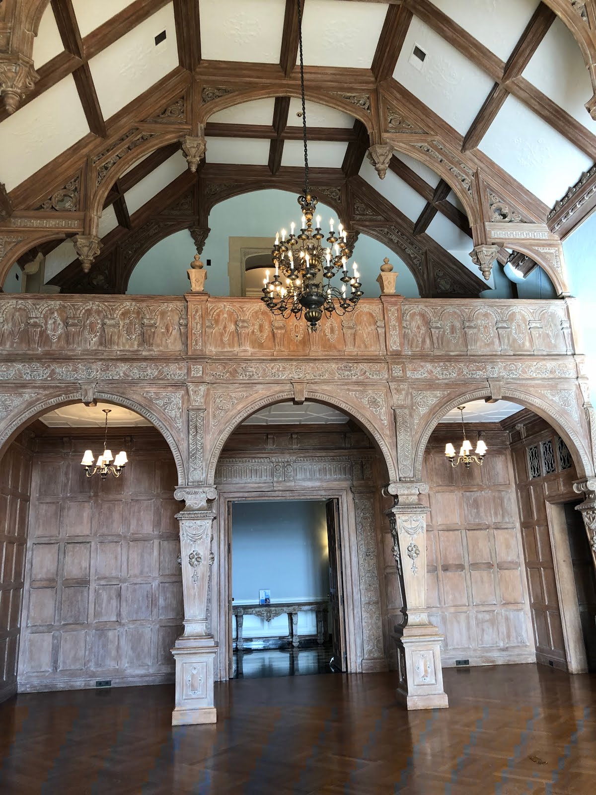 Greystone Mansion Is Opening Its Doors For The Holidays - #IHeartHollywood