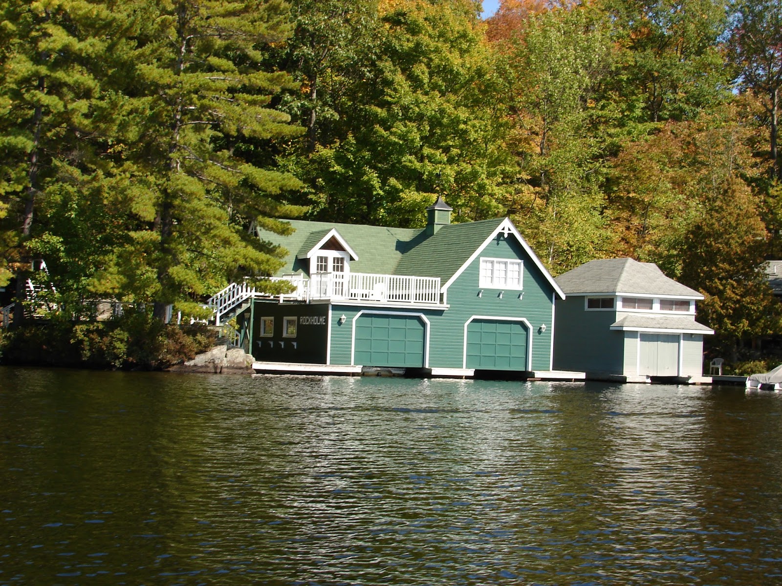 Just things and thoughts: Beautiful Boathouses of Muskoka