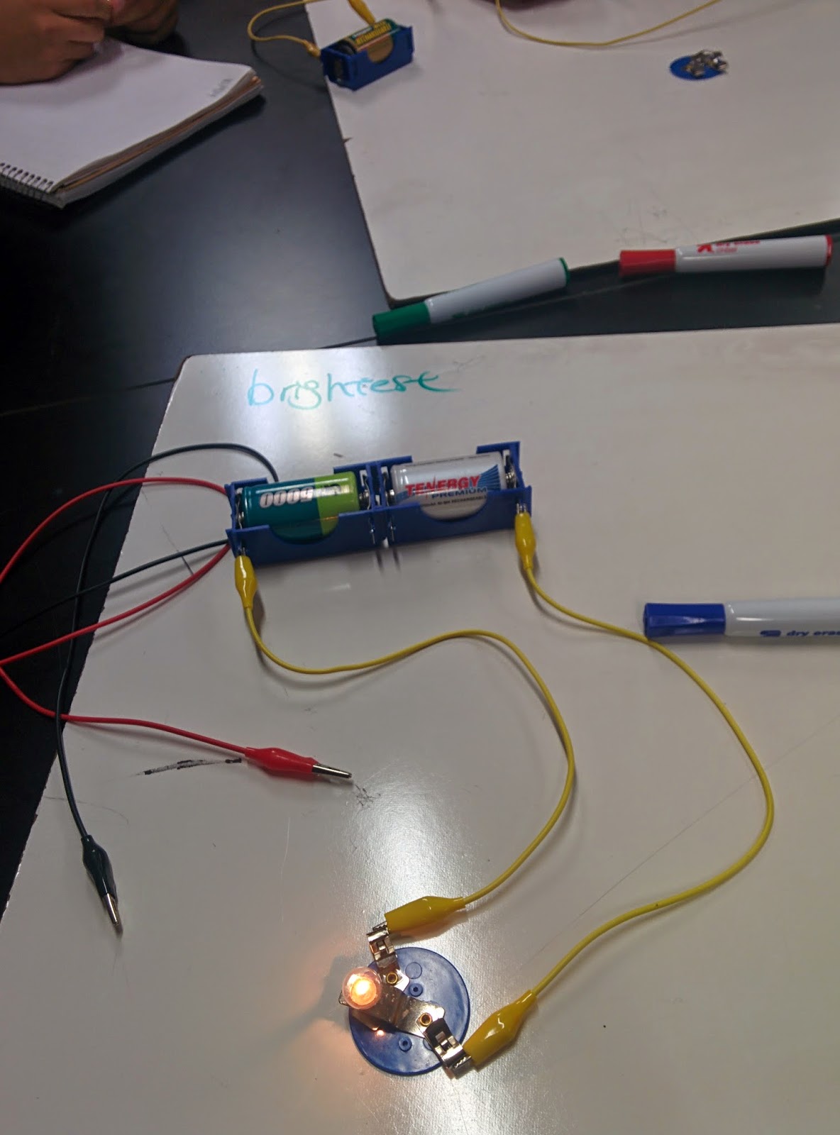 Electronics 10 jche: Lab 13 ->Dim vs. Bright Bulbs configurations ...