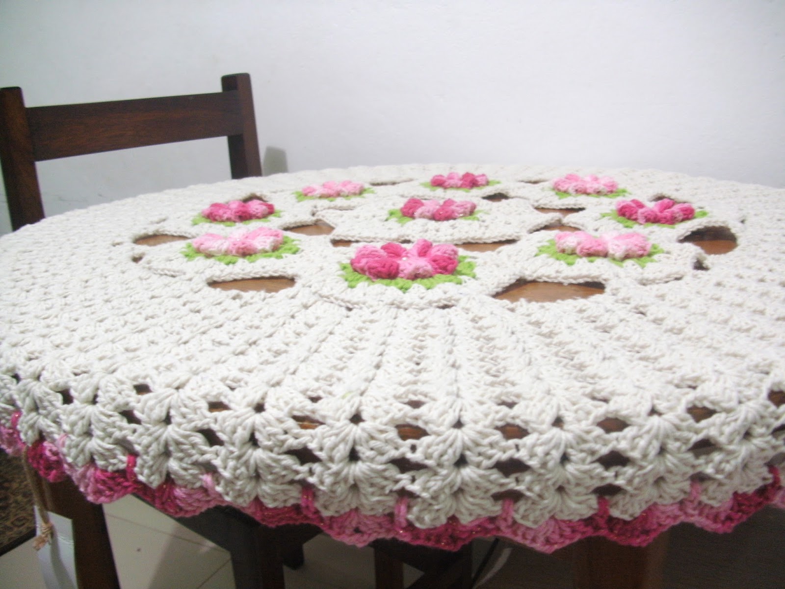 Crochês da Elizandra: Toalha de mesa redonda em crochê