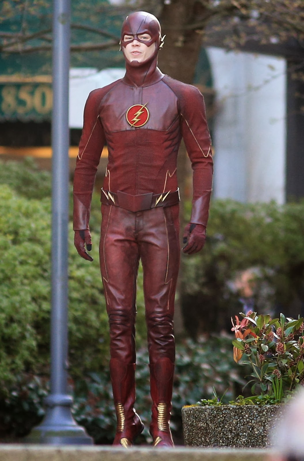 Revelado uniforme completo de 'The Flash' | Mega Hero | Desperte o ...
