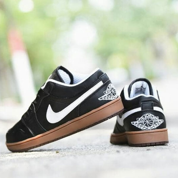 Sepatu Casual Nike Jordan Hitam Putih Grade Ori [SNJ-002] | Omsepatu.com