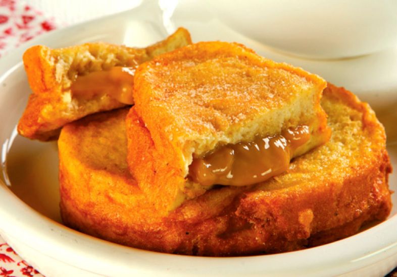 Receita Fácil: Rabanada recheada com doce de leite