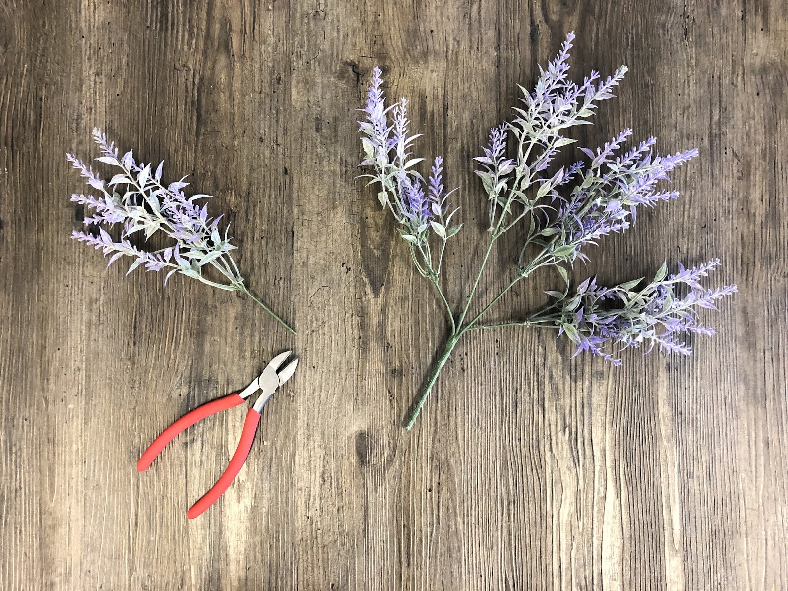 The easiest DIY farmhouse craft you’ll ever make