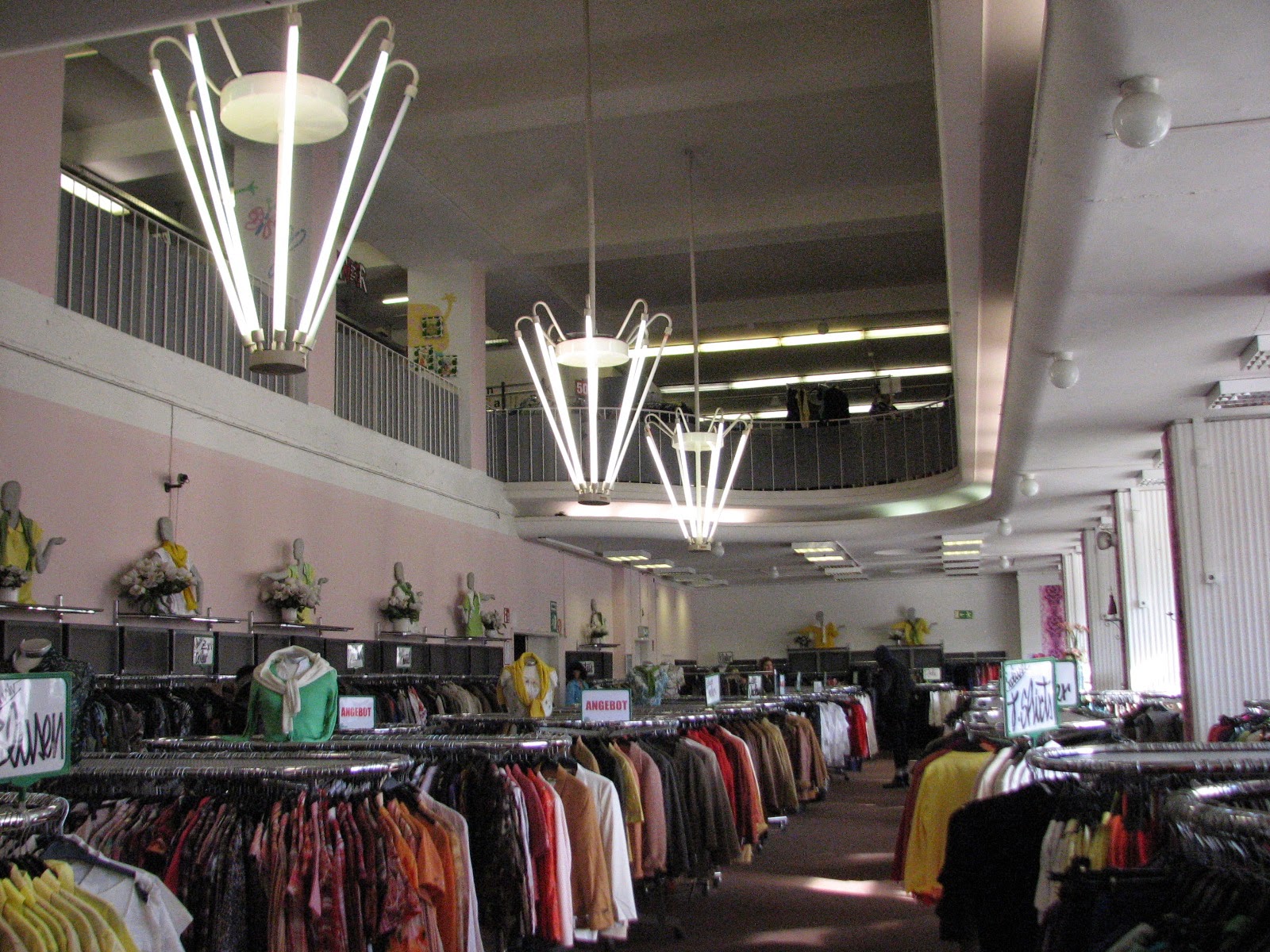 Bazooka Crafts: Thrifting in Berlin ~ Humana Frankfurter Tor