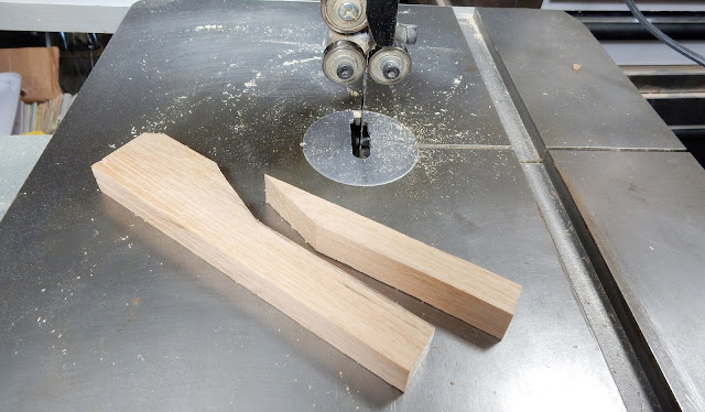 Jax Design: Jigsaw circle cutting jig