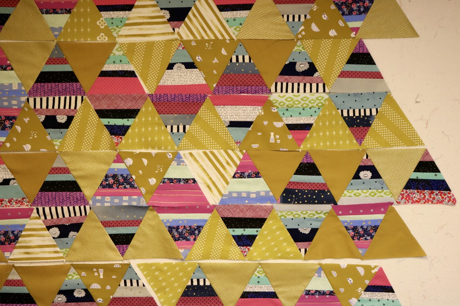 TIA CURTIS QUILTS: Strip Pieced Pyramid Blocks Tutorial