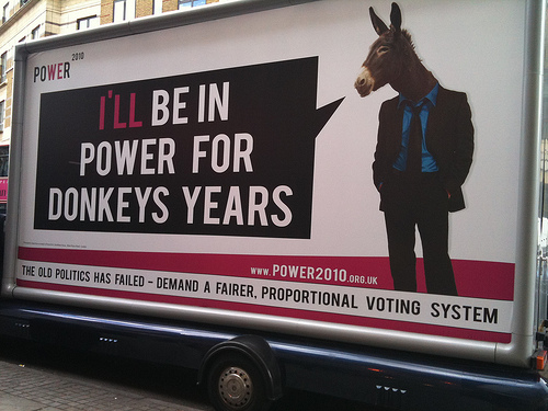 napi angol - angol kifejezések példamondatokkal: for donkey's years