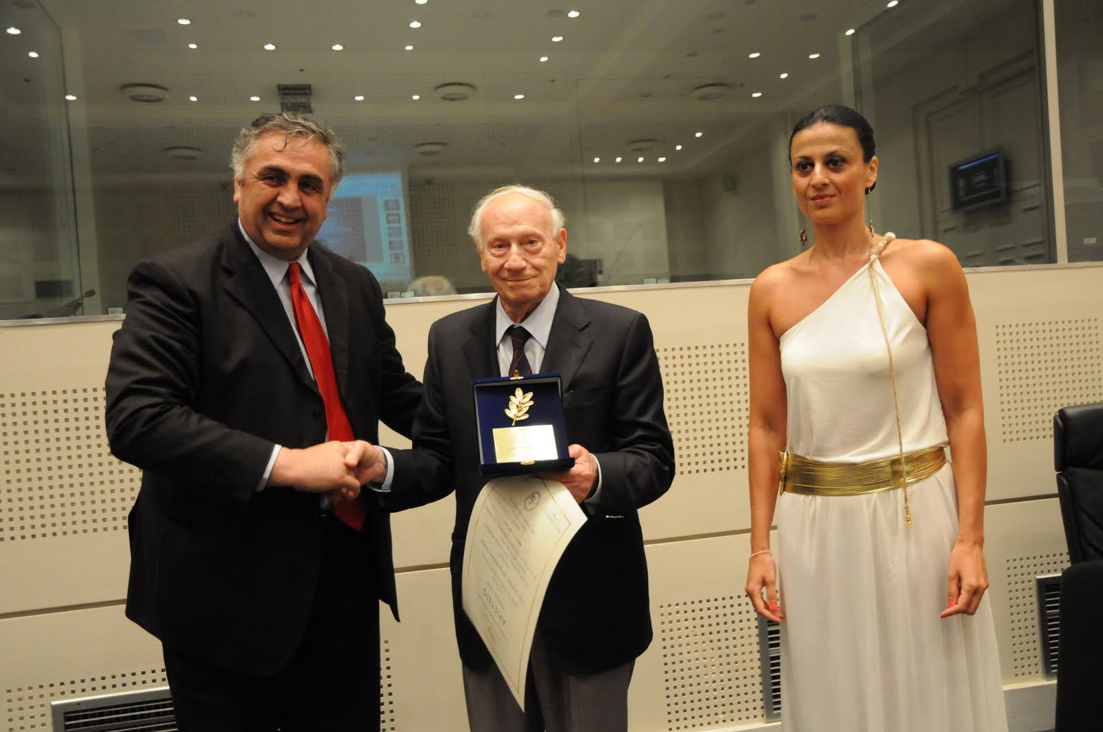 ''ΕΤΑΙΡΕΙΑ ΕΛΛΗΝΩΝ ΕΥΕΡΓΕΤΩΝ'': ΑΡΙΣΤΕΙΟ ''ΕΥΕΡΓΕΤΩΝ ΑΘΛΑ'' ΣΤΗΝ ...