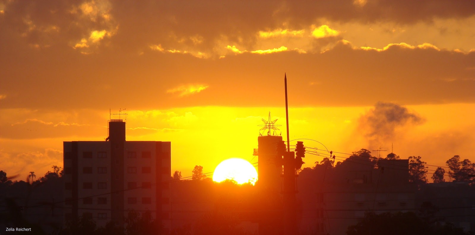 Zélia Dicas e Idéias: O nascer do sol cada dia um espetáculo novo!
