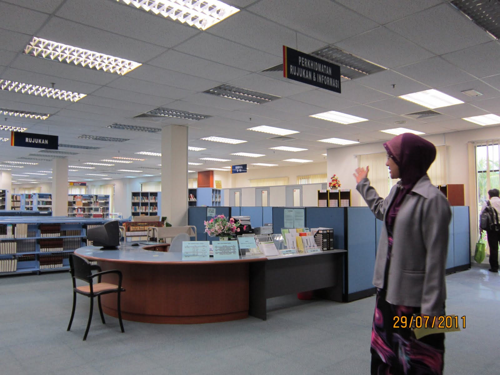 the life of an elve: visit to ums library...